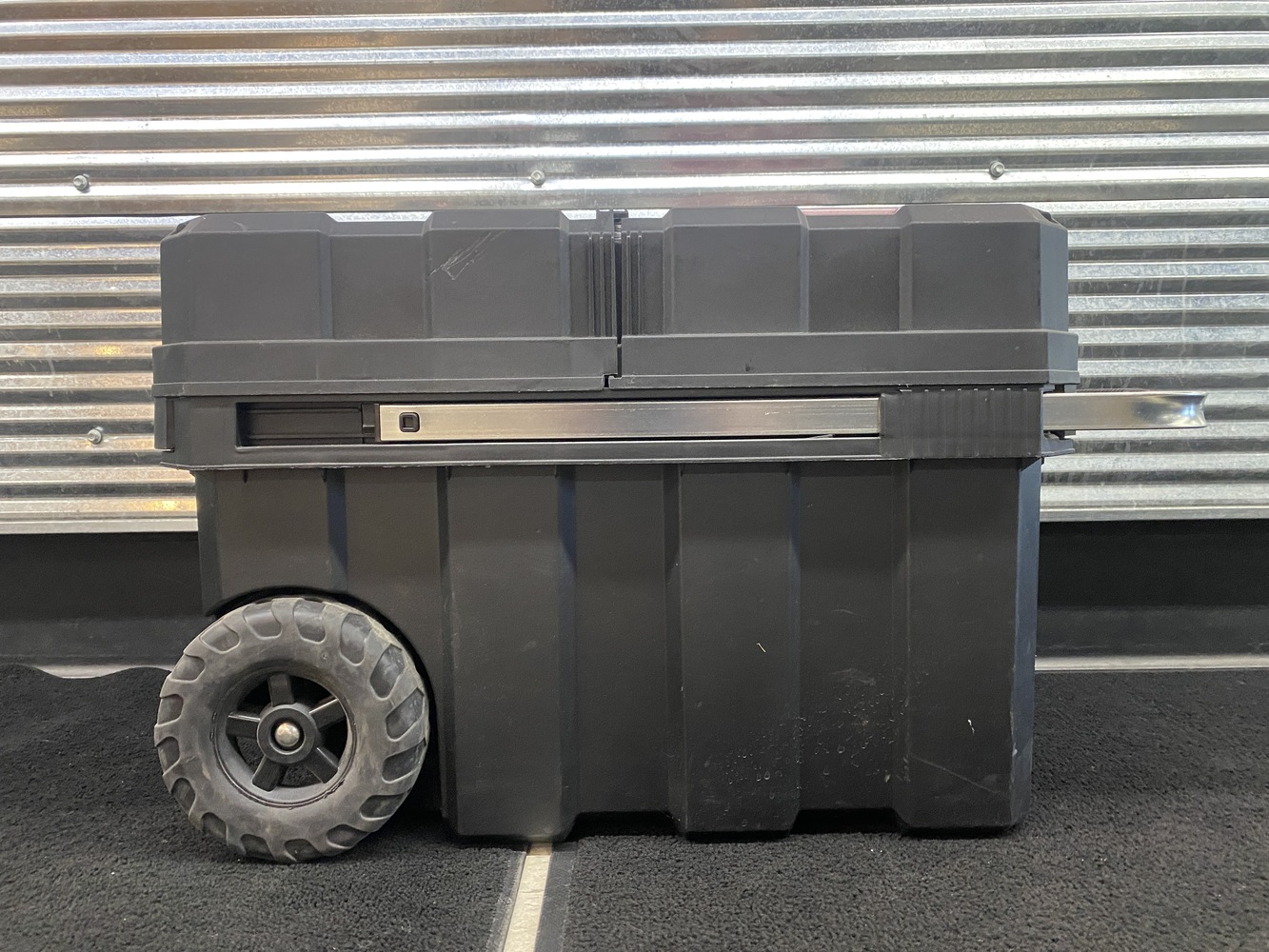 Keter Pro Master Sliding Rolling Tool Box | North Sky Pawn